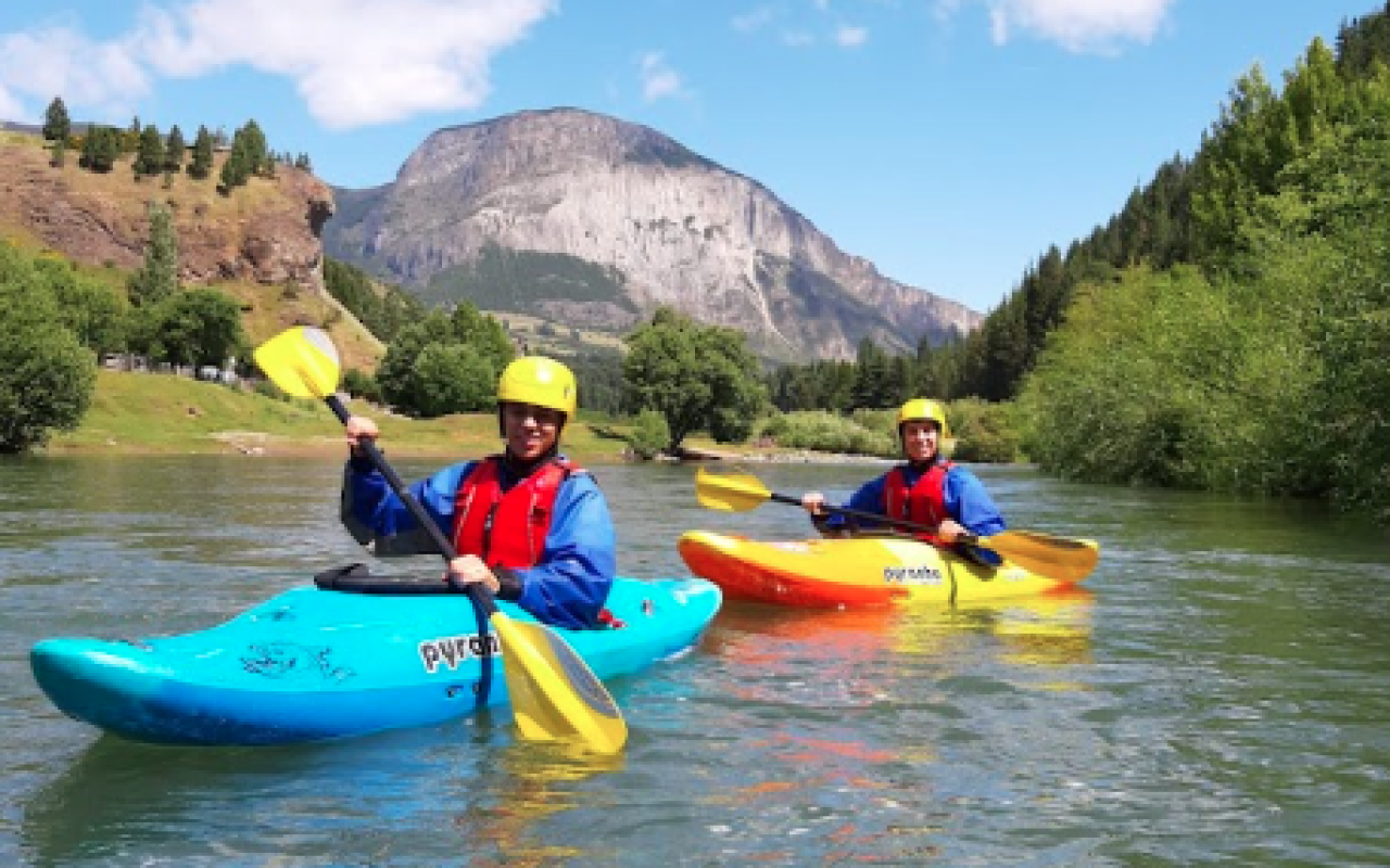 KAYAK EN EL RIO SIMPSON - Patagonia Nostrum